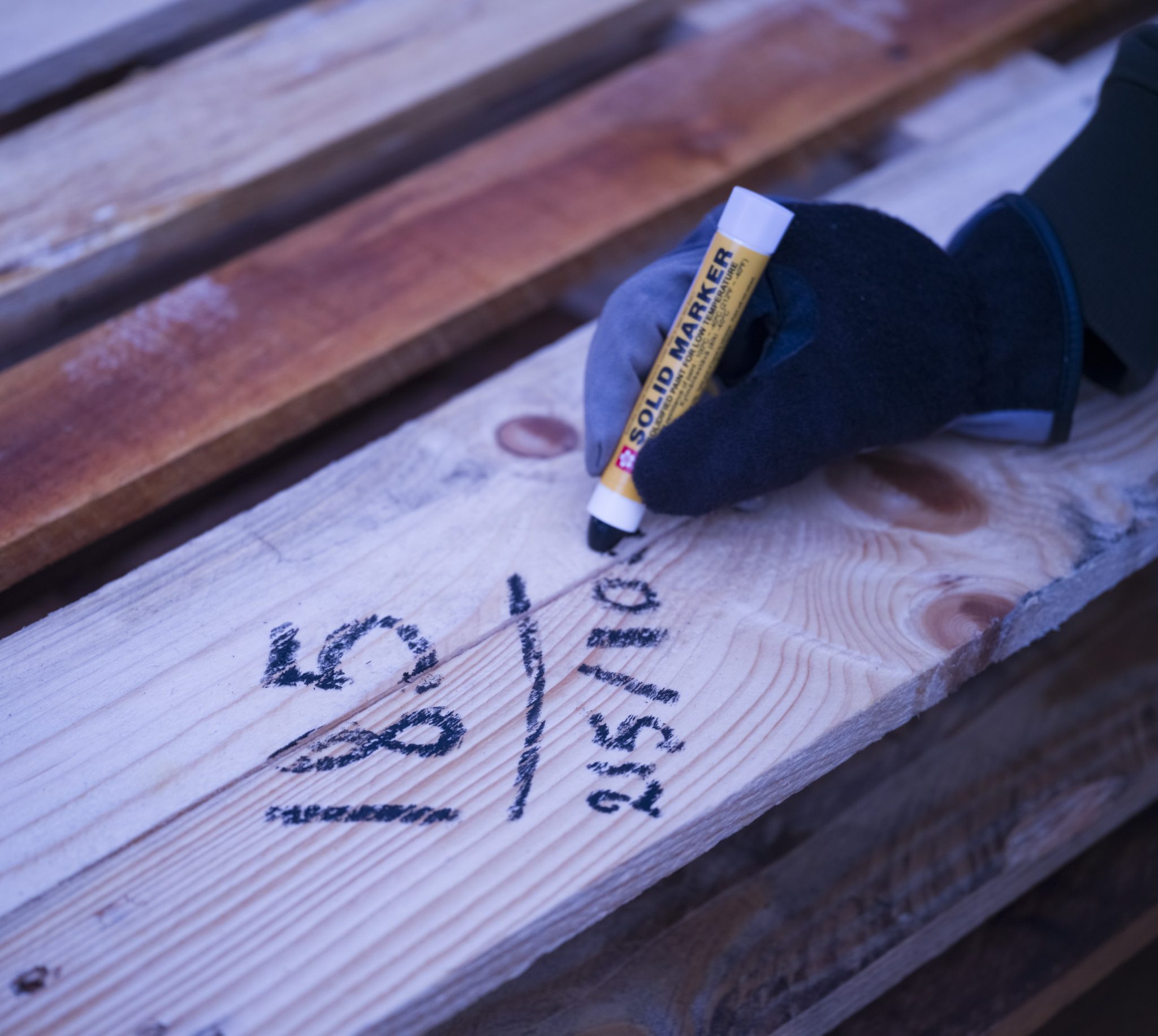 Sakura Solid Extreme Paint Marker - Solidified Paint Marker - Black ...